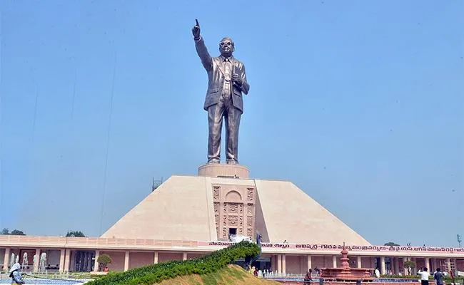 New Vijayawada: 'Paina Ammavaru- Kinda Ambedkar' - Great Andhra